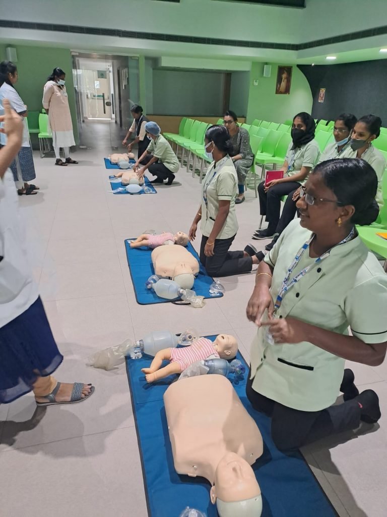 Basic Life Support Training - Keyhole Clinic Kochi